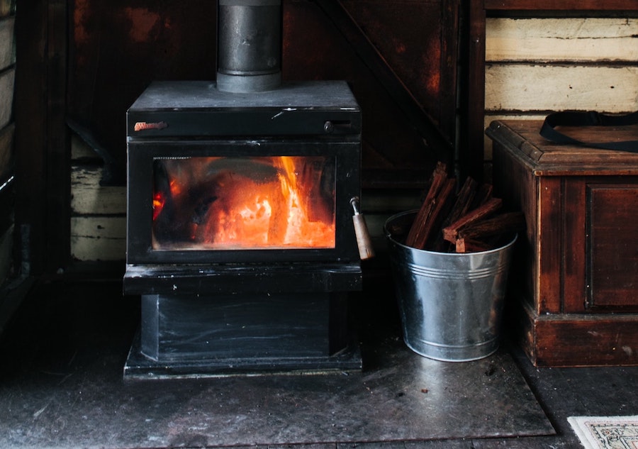 How To Keep A Wood Stove Burning All Night In 4 Easy Steps - Cut Stack Burn